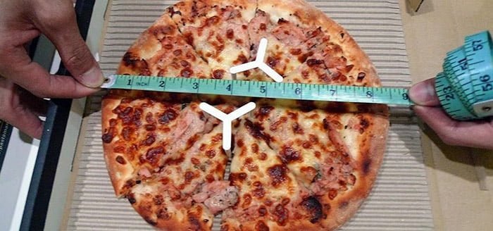 How Big Is A 14 Inch Pizza Slices Servings Size And Calories 